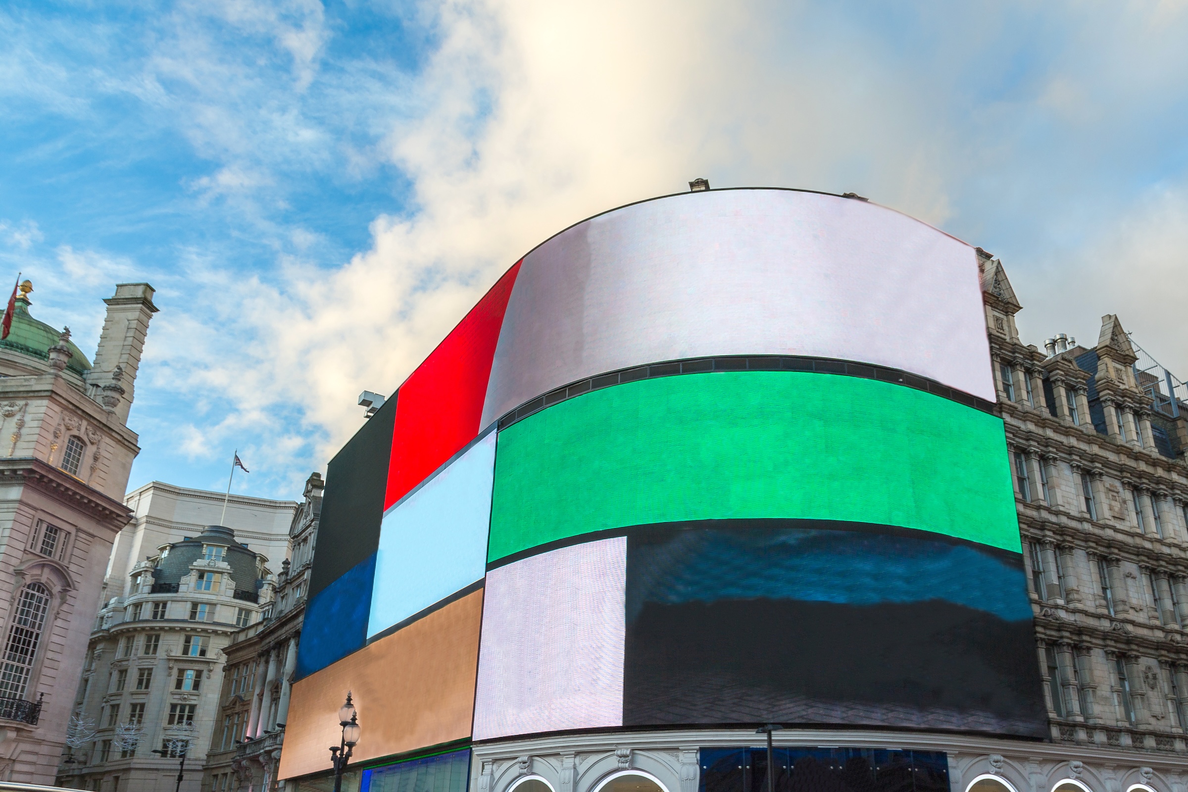 Piccadilly Circus | Travel Guide
